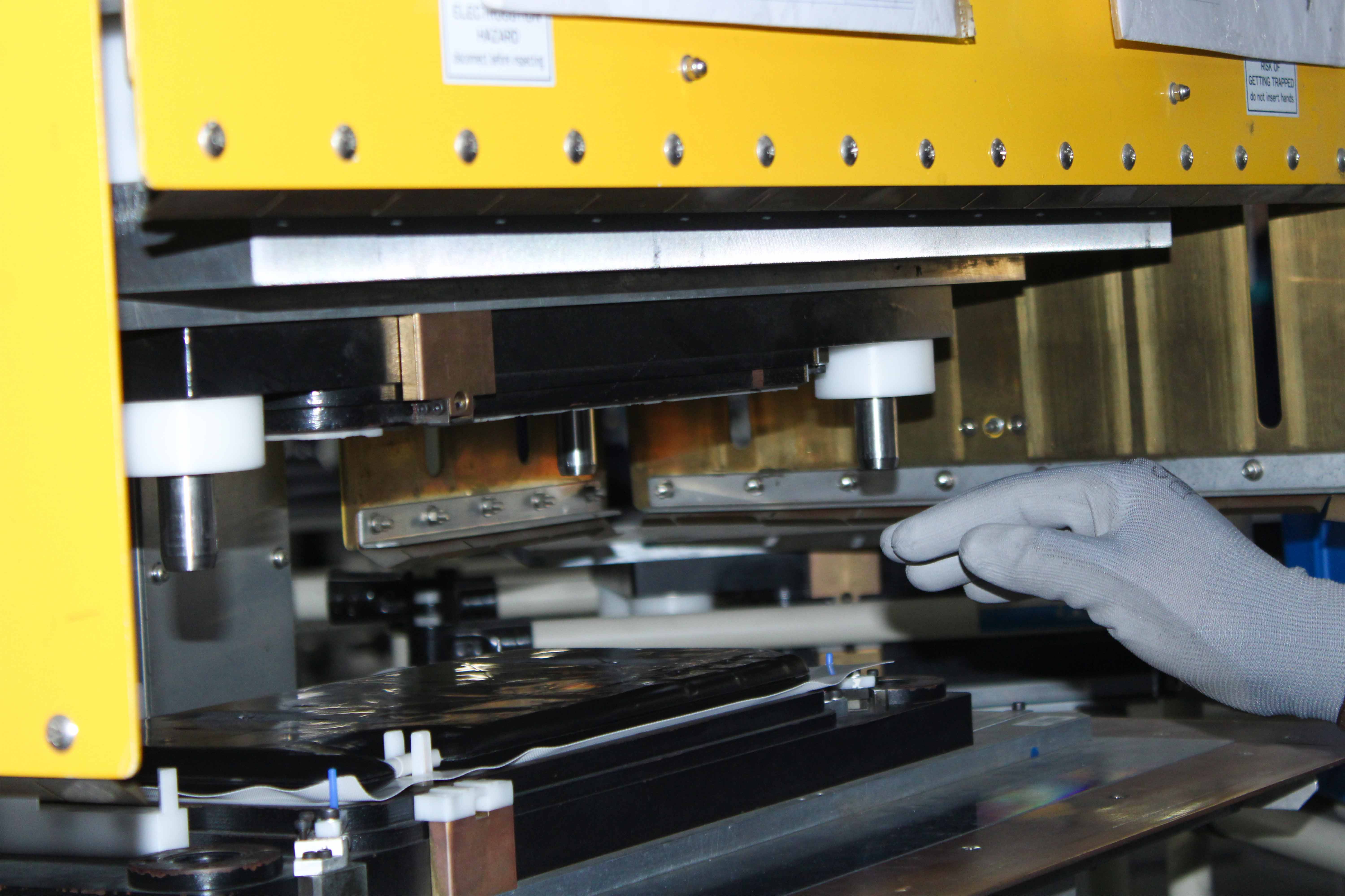 Semi-Automatic Assembly in Automotive Interiors - Polydesign Systems